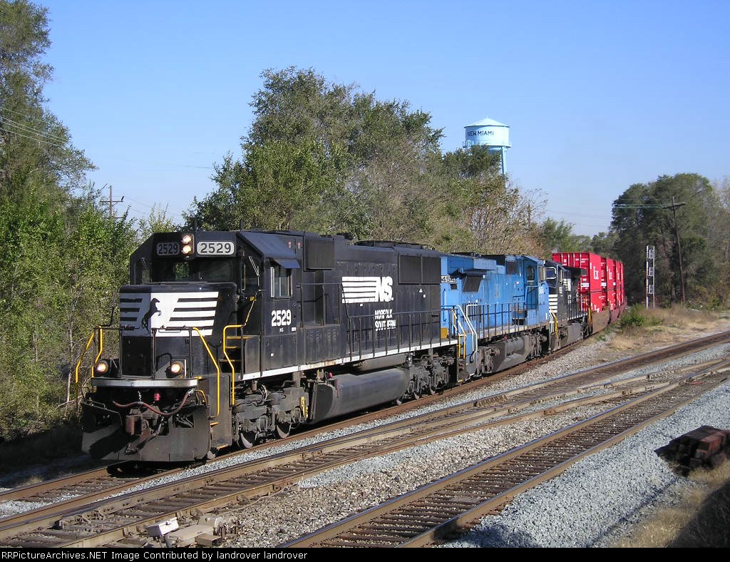 NS 2529 On NS 236 Eastbound